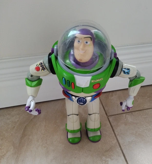 BUZZ LIGHTYEAR DISNEY Pixar Toy Story Interactive 30 cm Action Figure £ ...
