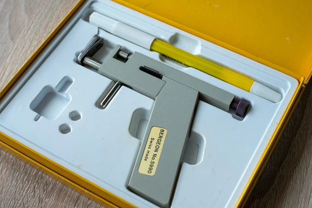 VINTAGE BERGEON PIERCING tool pistol No5990 Swiss Made EUR 35,00 ...