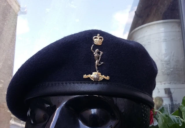 BRITISH ARMY ISSUE Royal Signals Beret +Cap Badge 57 CM No1 Dress ...