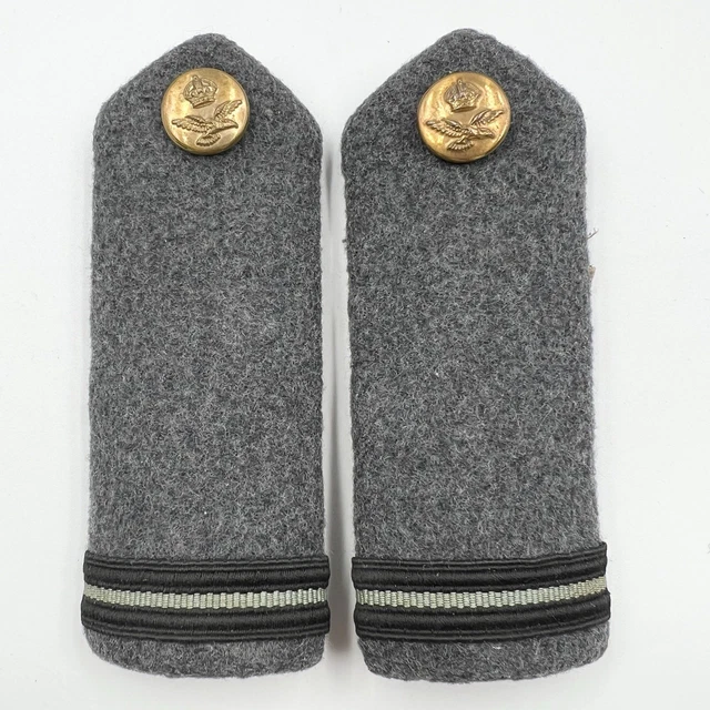 GENUINE WW2 RAF Royal Air Force Flying Officer Rank Shoulder Boards £22 ...