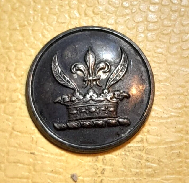 ANTIQUE LIVERY BUTTON ducal crown fleur-de-lys between leaves ...