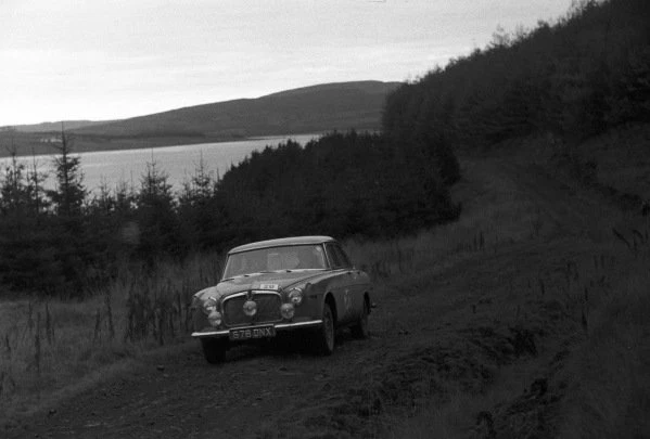 RAYMOND BAXTER & E Macmillan, Rover Rally Car 1962 Motor Racing Old ...