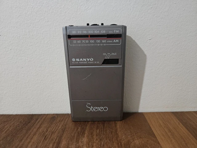 SANYO PORTABLE FM/AM 2-Band Receiver RP50 Earthquake Emergency Radio ...
