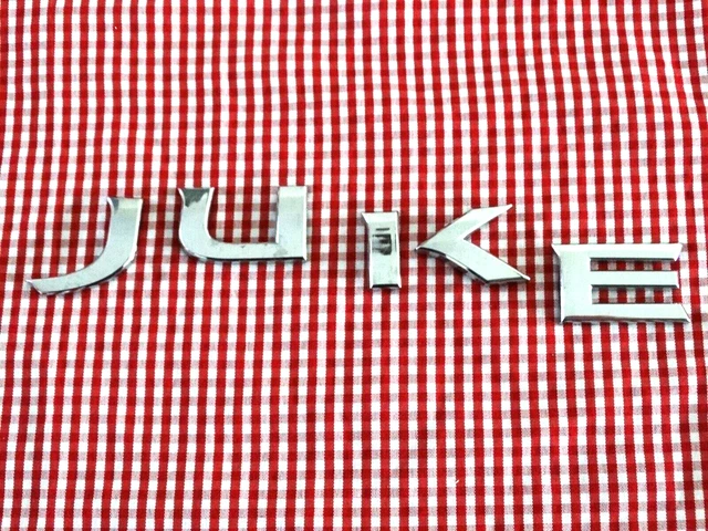 OCCASION JUKE LOGO sigle embleme lettre lettrage arriere rear badge ...