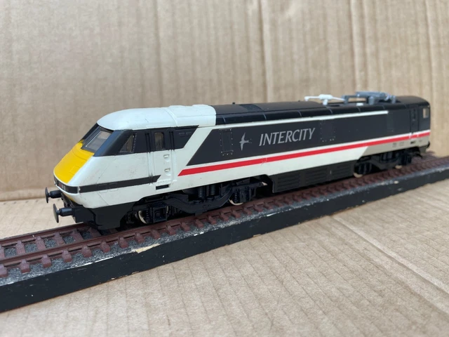 HORNBY INTERCITY SWALLOW Class 91 R269 & Driving Van Trailer. Loco is ...