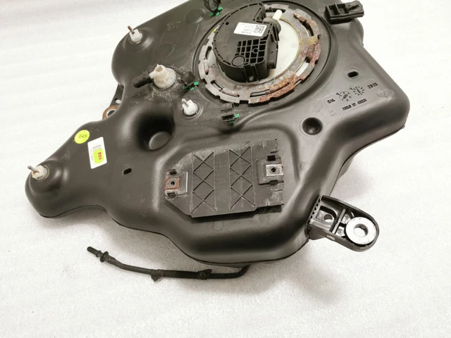 AUDI A6 4G C7 3.0 TDI Adblue Tank Behälter mit Pumpe 4G0131877H EUR 295 ...