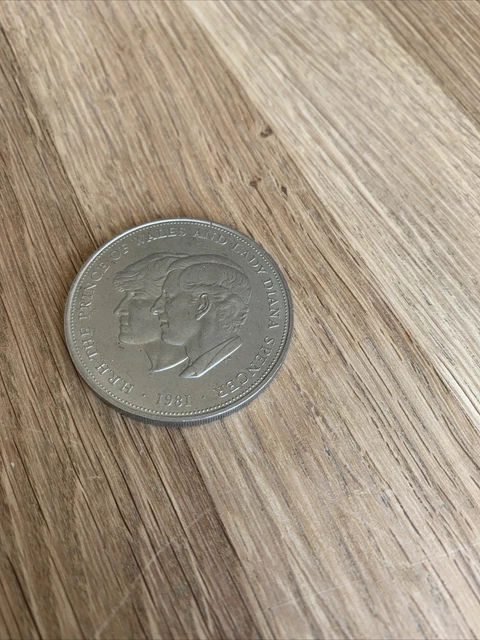 BRITISH RARE COIN 1981 HRH The Prince of Wales and Lady Diana Spencer £ ...
