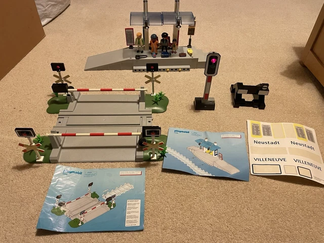 PLAYMOBIL TRAIN STATION (4304), Crossing (4306) And Accessories Good ...