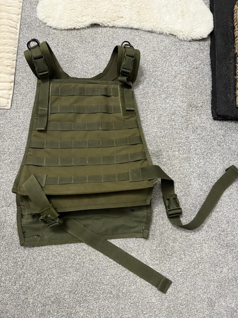 BRITISH ARMY ,UKSF plate carrier, Blackhawk Strike Plate Carrier £125. ...