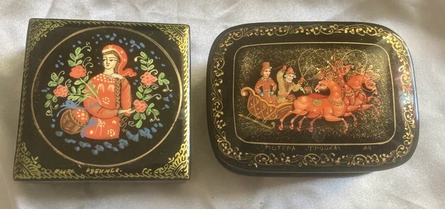 RUSSIAN MCTEPA VINTAGE Hand Painted Black Lacquer Hinged Trinket Boxes ...
