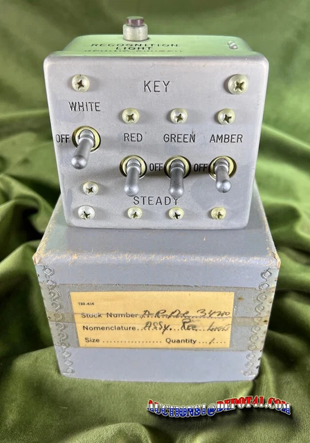 BOÎTE DE COMMUTATION IFF ALUMINIUM WW2 B-24 Liberator B-26 A-20 Havoc P ...