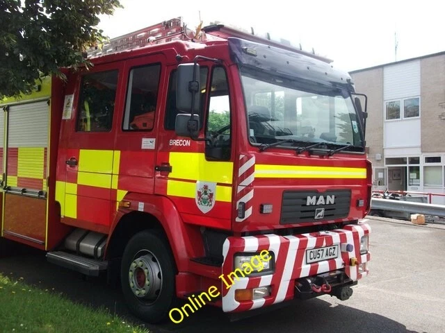 PHOTO 6X4 BRECON Fire Station Brecon\/Aberhonddu A Fire Appliance on ...