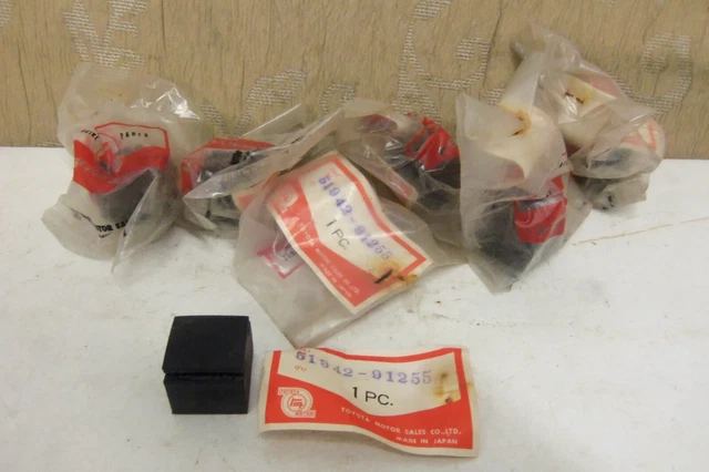7 NOS GENUINE Toyota トヨタ Spare Wheel Carrier Rear Cushion Corona Rx28 ...