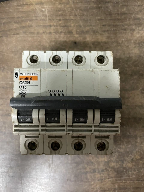 MERLIN GERIN MULTI 9 C60N C10 interruttore magnetotermico 4 poli EUR 25 ...