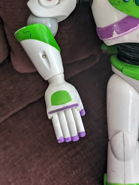 DISNEY TOY STORY Buzz Lightyear Talking Action Figure Light Up Wing ...