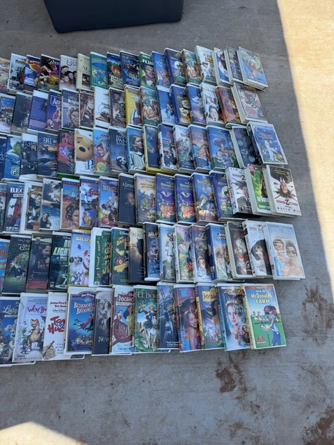 VHS TAPE COLLECTION Lot 100+ VHS Tapes Disney Kids Collector Throwback ...