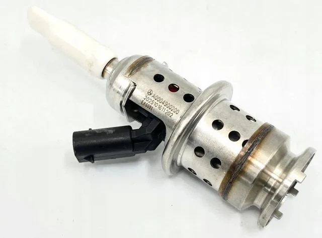 ORIGINAL MERCEDES-BENZ A0004900200 Adblue Injector Sprinter 907-910 New ...