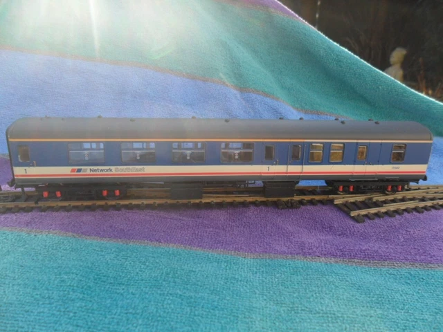 BACHMANN .. BR Mk2 Brake Corridor First Coach. In Network Southeast ...