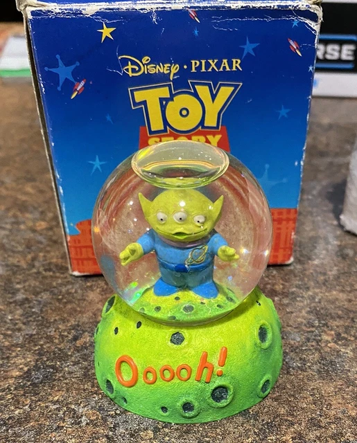 DISNEY PIXAR WESTLAND Giftware Toy Story 2 Oooh Alien Figure Mini Snow ...