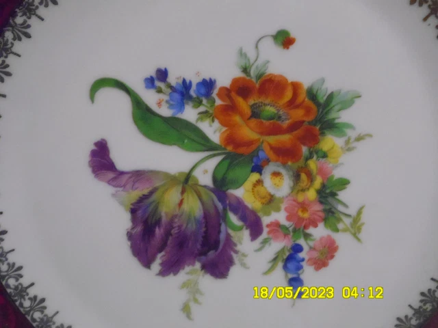 C3/ ASSIETTE EN PORCELAINE LIMOGES? FLEURS LYS ROUGE ET OR SIGNE L E S ...