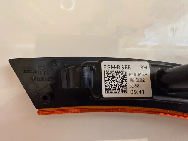 RIVIAN R1S R1T 2022 -2025 Front RH Right Fender Reflector Marker Light ...