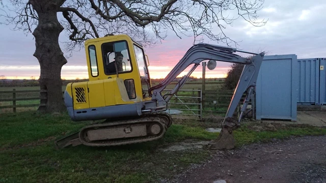 HANIX 2.6T H26B mini digger excavator. DELIVERY. JCB, Kubota, hitachi ...