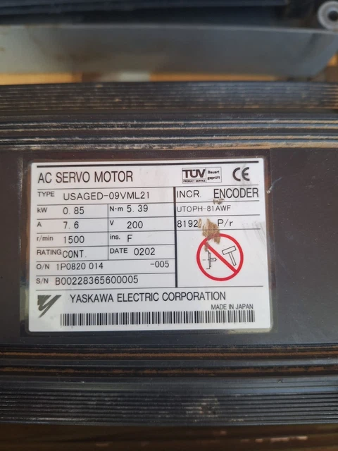 YASKAWA SERVO MOTOR With Encoder. Type Usage-09Vml21 EUR 2.305,00 ...