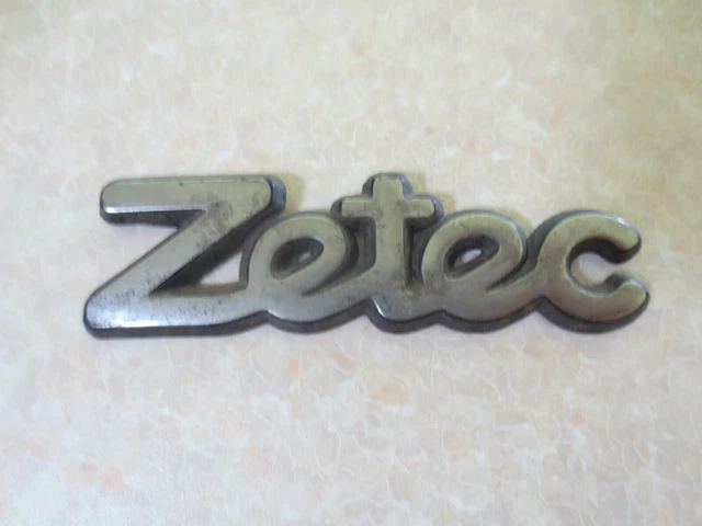 ORIGINAL FORD FIESTA Zetec car plastic badge // emblem ...