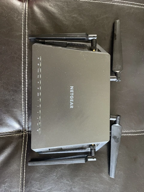 NETGEAR NIGHTHAWK R7000 AC1900 Dual Band Smart WiFi Router with Adapter ...