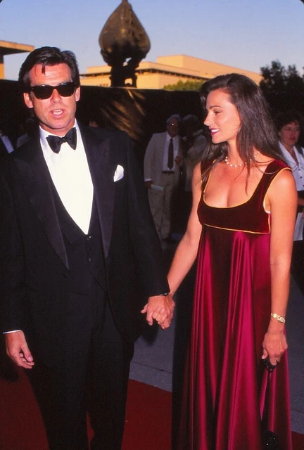 DIA PIERCE BROSNAN et Keely Shaye Smith 1995 format Ko photographe P8 ...