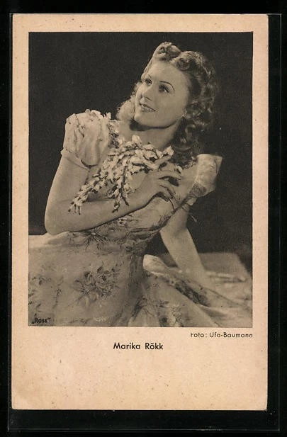 L'ATTRICE MARIKA RÖKK posa con fiori, cartolina EUR 5,00 - PicClick IT