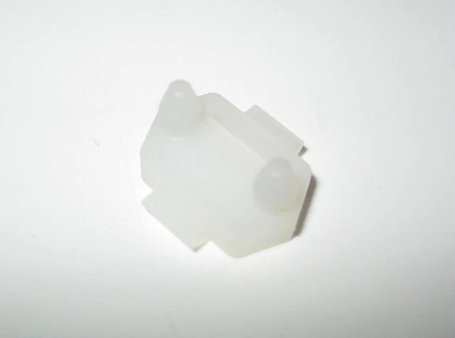MERCEDES W124 CORPS Moulage Bordure Pince Clip Support A0069887378 Neuf ...