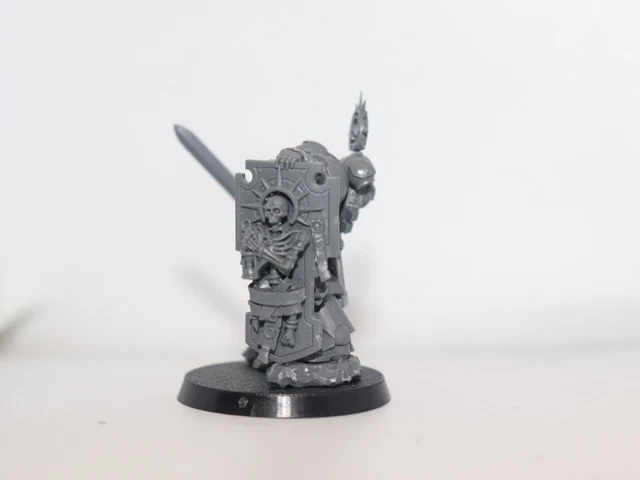 SPACE MARINE BLADEGUARD Relic Shield Captain Indomitus Warhammer 40K £ ...