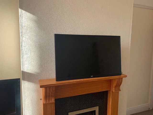 JVC LT-40DG51J 40 Inch TV. Broken HDMI and No Remote £0.99 - PicClick UK