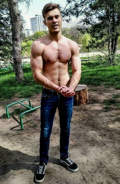 Shirtless Male Muscular Beefcake Hunk Jock Flexing Beefcake Photo 4x6