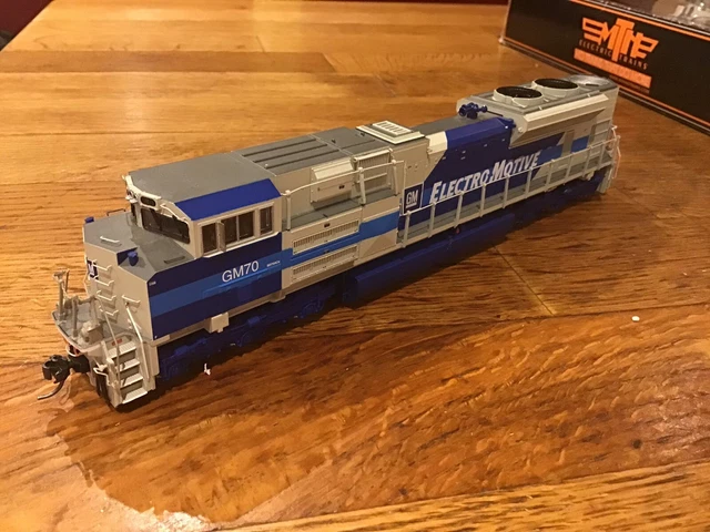 MTH HO SCALE Diesel Locomotive SD70ACE EMD Demonstrator GM71 DCC SOUND ...