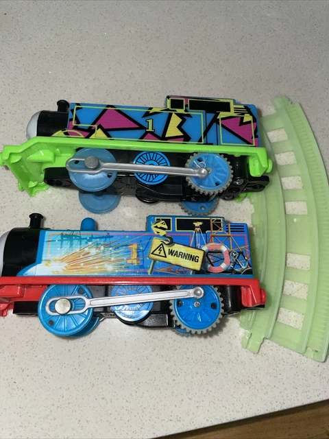 THOMAS TRACKMASTER REVOLUTION Hyperglow Thomas X 2 Com Postage £18.00 ...