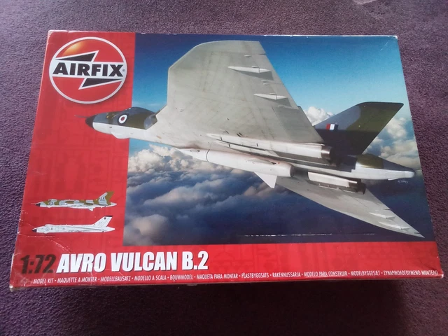 AIRFIX AVRO VULCAN B.2 Delta Bomber, XM 594 or 602, 1/72 scale model ...