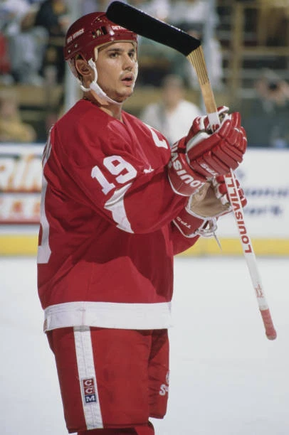 STEVE YZERMAN FROM Canada Captain and Center Detroit Red Wings loo- Old ...