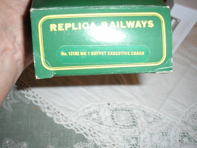 REPLICA RAILWAYS 12102 Mk1 Buffet executive Coach In BR Green - OO ...