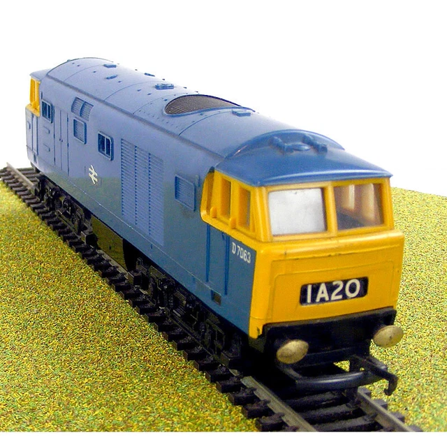 HORNBY OO GAUGE R756 British Rail Class 35 Hymek Diesel Locomotive ...