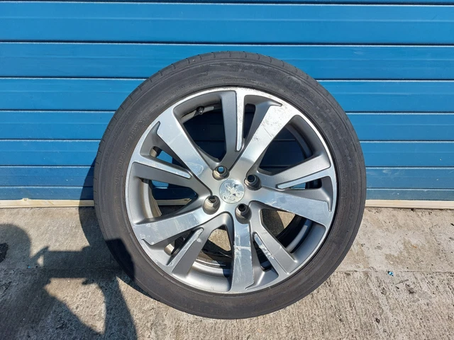PEUGEOT 2008 17& Inch Alloy Wheel With Damaged Tyre 9678398277 6.5J ...