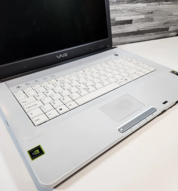 SONY VAIO PCG-7N1M weiß/silber Laptop Windows XP SP2 mit Netzteil GWO ...