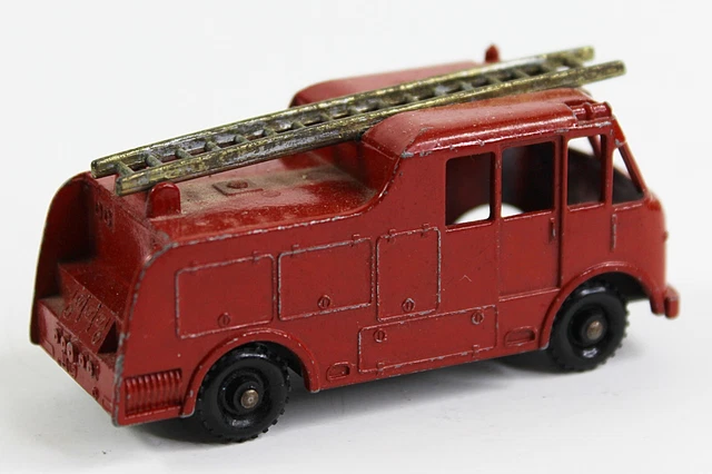 VINTAGE MATCHBOX FIRE ENGINE No 9 Red Made in England Marquis Series ...