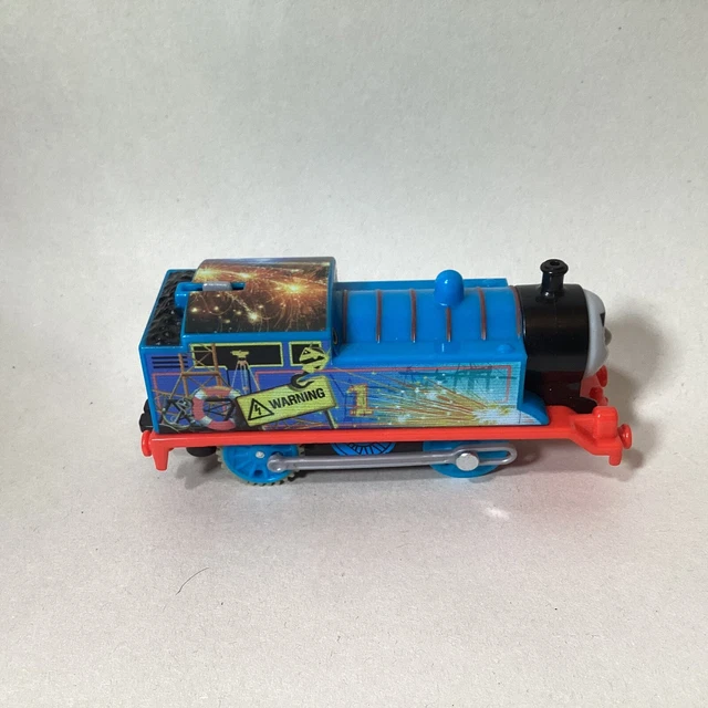 THOMAS THE TANK engine Trackmaster night delivery hyper glow train ...