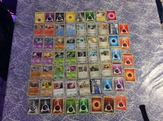 LOT CARTES POKÉMON manga dessin animé très bon état général EUR 18,00 ...