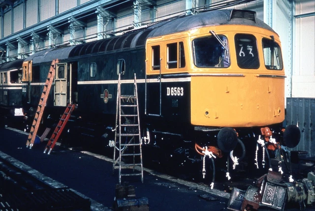 COLOUR RAIL SLIDE, DE2004, Class 33, D6563, green livery, Eastleigh £2. ...