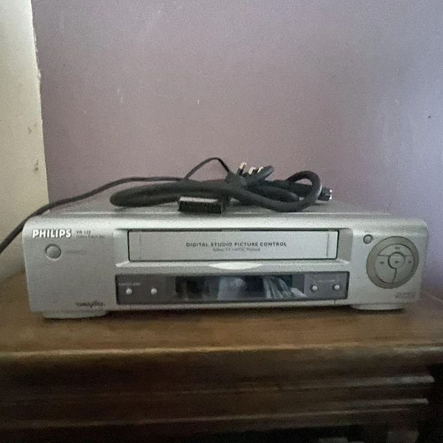 PHILIPS VR330/07 LETTORE VHS testato e funzionante con piombo scartato ...