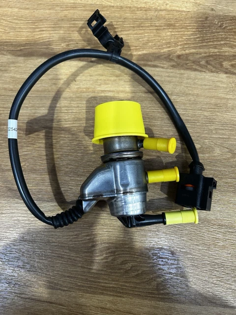 VOLKSWAGEN CRAFTER ADBLUE Injector 2017 Onwards 2N0131113H Genuine New ...
