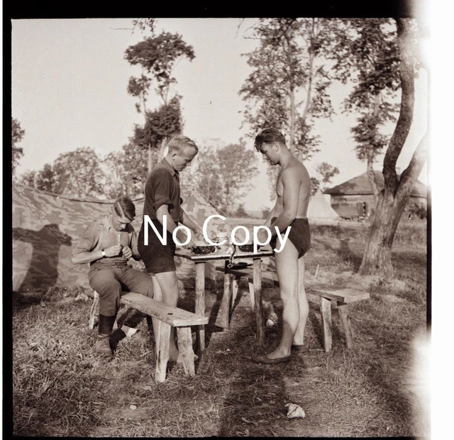 NEGATIV WW2 PANZER tank Einheit in Russia 1941/42 - Feldlager Soldaten ...